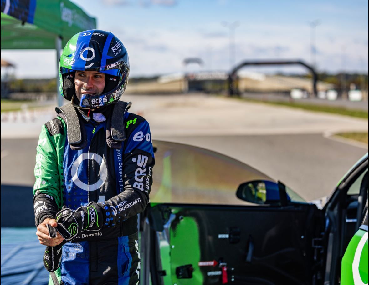 Pilotul sinăian Dominic Marcu marchează trei ani de la debutul cu Tesla ...